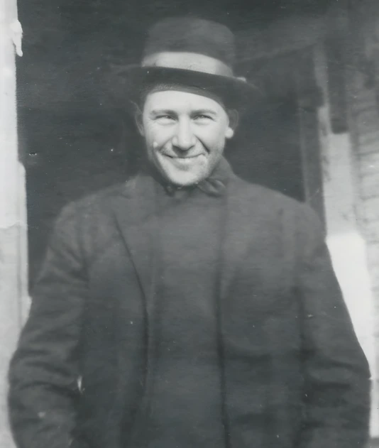 Noel Elijah Davis — An Lorgaire-Siubhail